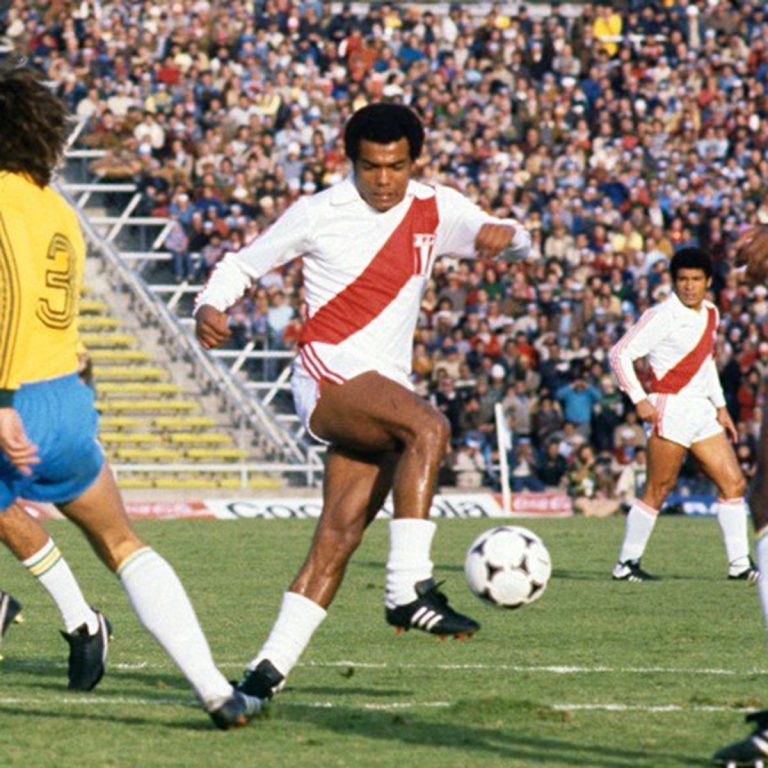 Teófilo Cubillas » Esférico